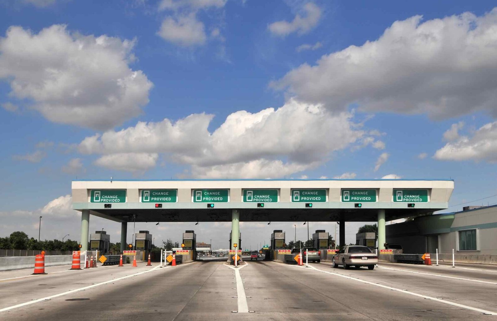 the Dubai toll-gate operator, has made a profit of Dh822 m